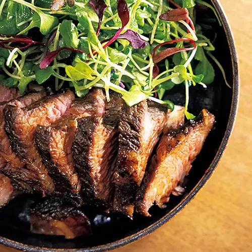 【大人のソウル旅】季節の釜めしも味わえるステーキダイニング『HUE135（ヒュ イルサモ）』 | Web eclat | 50代女性のためのファッション、ビューティ、ライフスタイル最新情報