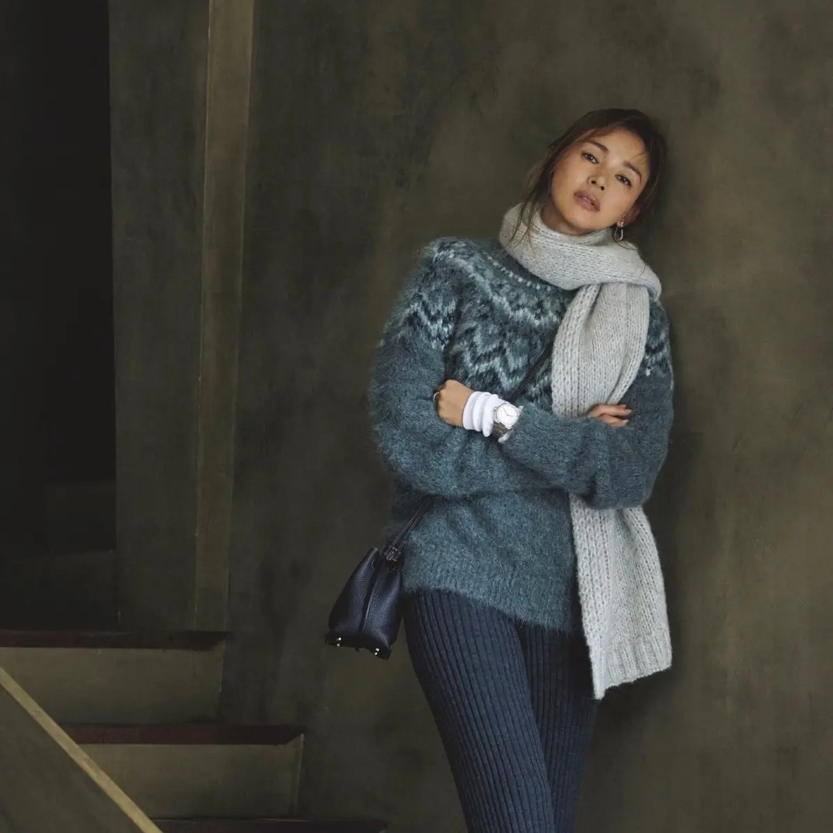 ノルディック柄ニットはオールグレーでまとめて都会的な装いに。気温8℃｜1/10(土)【50代の毎日コーデ】 | Web eclat | 50代女性のためのファッション、ビューティ ...