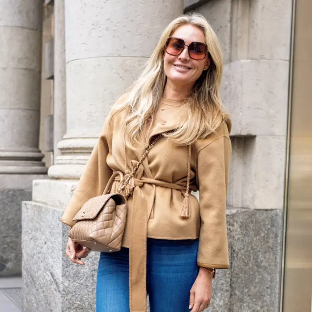 【ミラノマダムの冬スタイルSNAP】ミラノのデニムは「すっきりスマート」が合言葉 | Web eclat | 50代女性のためのファッション、ビューティ、ライフスタイル最新情報