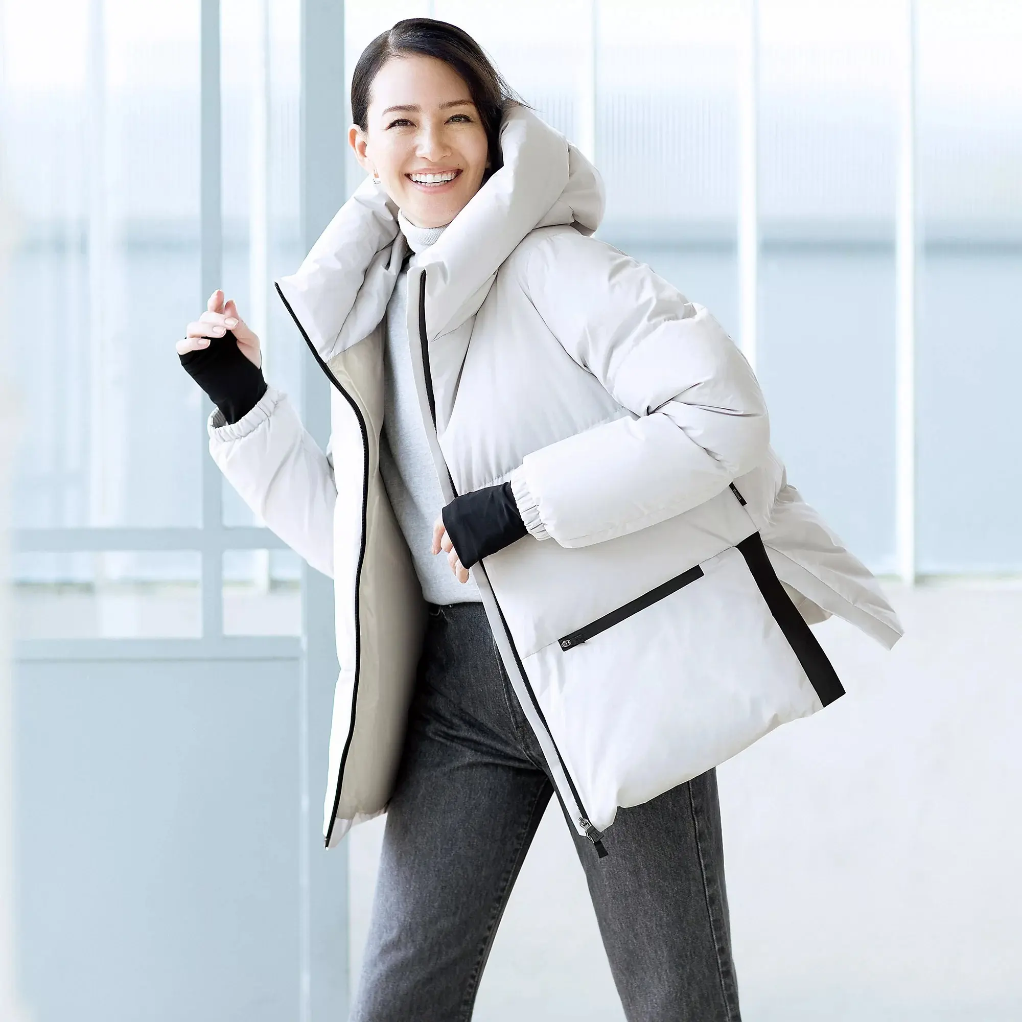 寒い日も、軽やかに暖かく、そして溌剌と！ HERNOの撥水ダウン | Web eclat | 50代女性のためのファッション、ビューティ、ライフスタイル最新情報