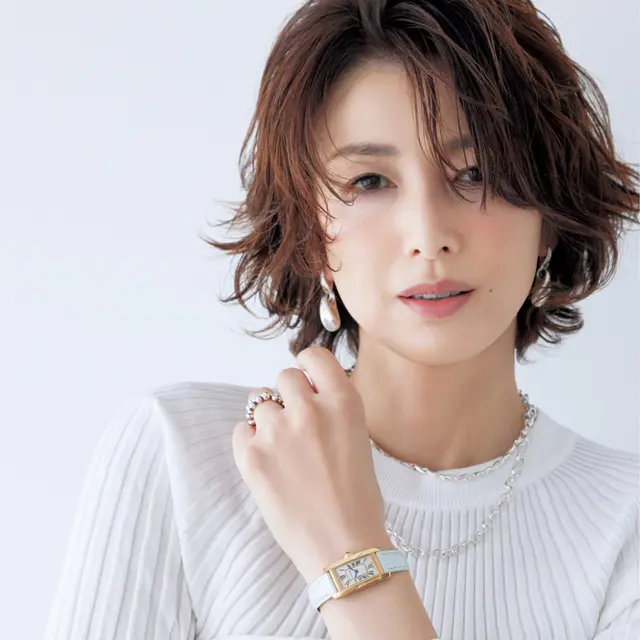 【吉瀬美智子さんのマイ・エターナルスタイル】自分が自分らしくいられるアイテムを長く愛用したい！ | Web eclat | 50代女性のためのファッション、ビューティ、ライフスタイル最新情報